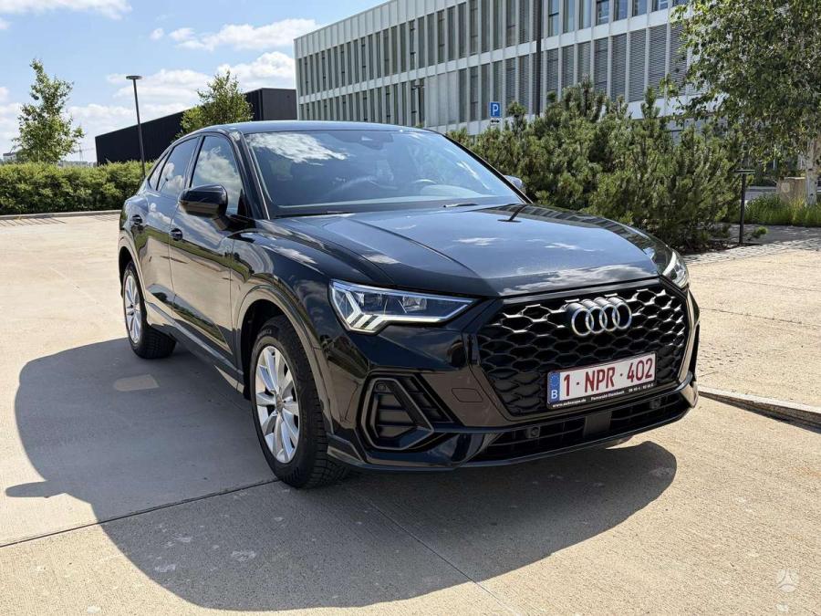 Black Audi Q3 Sportback 2021 in Vilnius, with an engine capacity of 1.97 L and mileage of 99 thousand km for 25900 €, photo 7 on AUTOMOTO.COM.LV