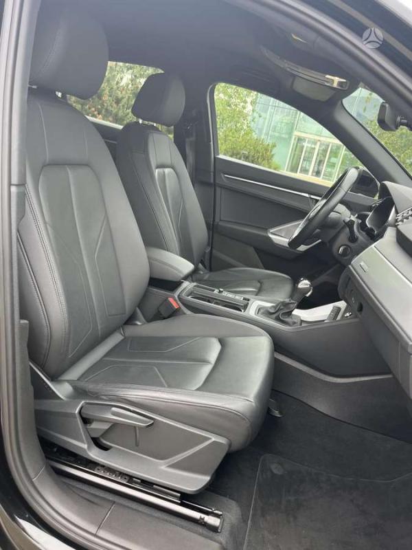 Black Audi Q3 Sportback 2021 in Vilnius, with an engine capacity of 1.97 L and mileage of 99 thousand km for 25900 €, photo 8 on AUTOMOTO.COM.LV