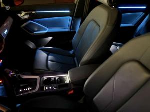 Melns Audi Q3 Sportback 2021 Viļņa, ar dzinēja tilpumu 1.97 L un nobraukumu 99 tūkst. km par 25900 €, foto 24 vietnē AUTOMOTO.COM.LV