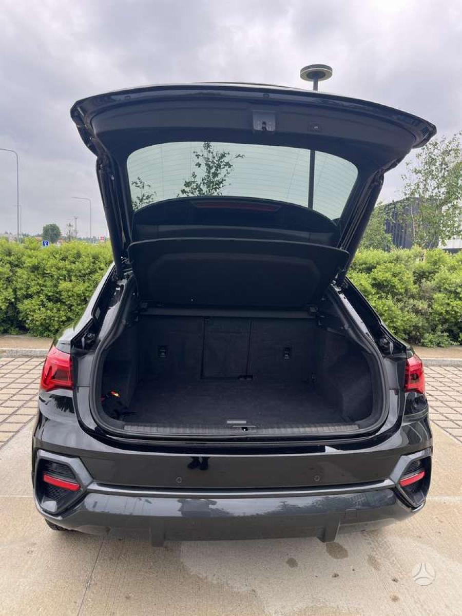 Melns Audi Q3 Sportback 2021 Viļņa, ar dzinēja tilpumu 1.97 L un nobraukumu 99 tūkst. km par 25900 €, foto 38 vietnē AUTOMOTO.COM.LV