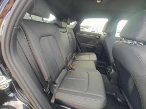 Black Audi Q3 Sportback 2021 in Vilnius, with an engine capacity of 2.00 L and mileage of 280 thousand km for 19500 €, photo 25 on AUTOMOTO.COM.LV
