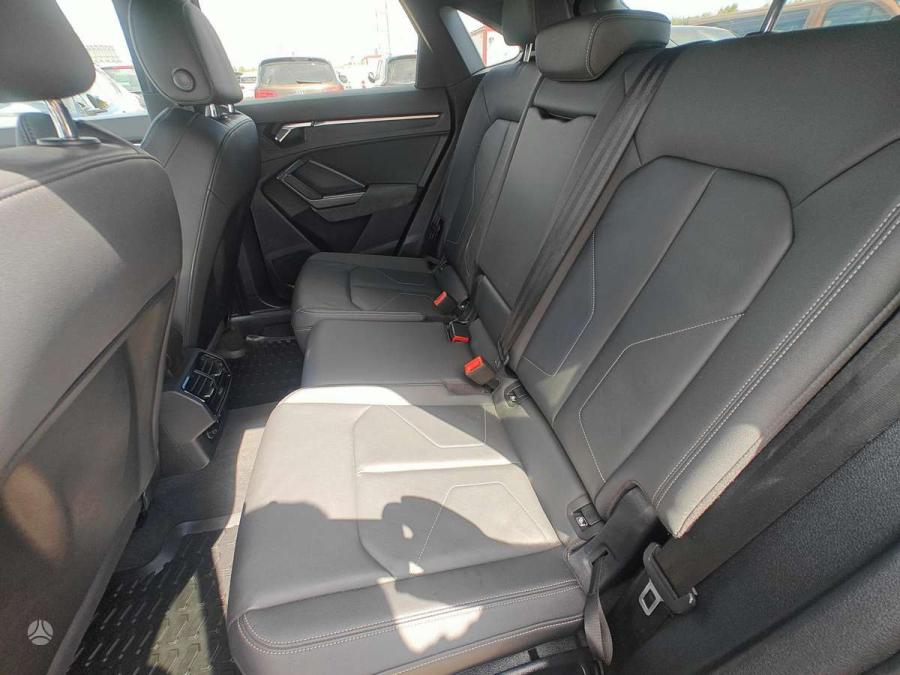 Black Audi Q3 Sportback 2021 in Vilnius, with an engine capacity of 2.00 L and mileage of 280 thousand km for 19500 €, photo 27 on AUTOMOTO.COM.LV