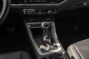 Melns Audi Q3 Sportback 2023 Viļņa, ar dzinēja tilpumu 1.50 L un nobraukumu 25 tūkst. km par 34950 €, foto 15 vietnē AUTOMOTO.COM.LV
