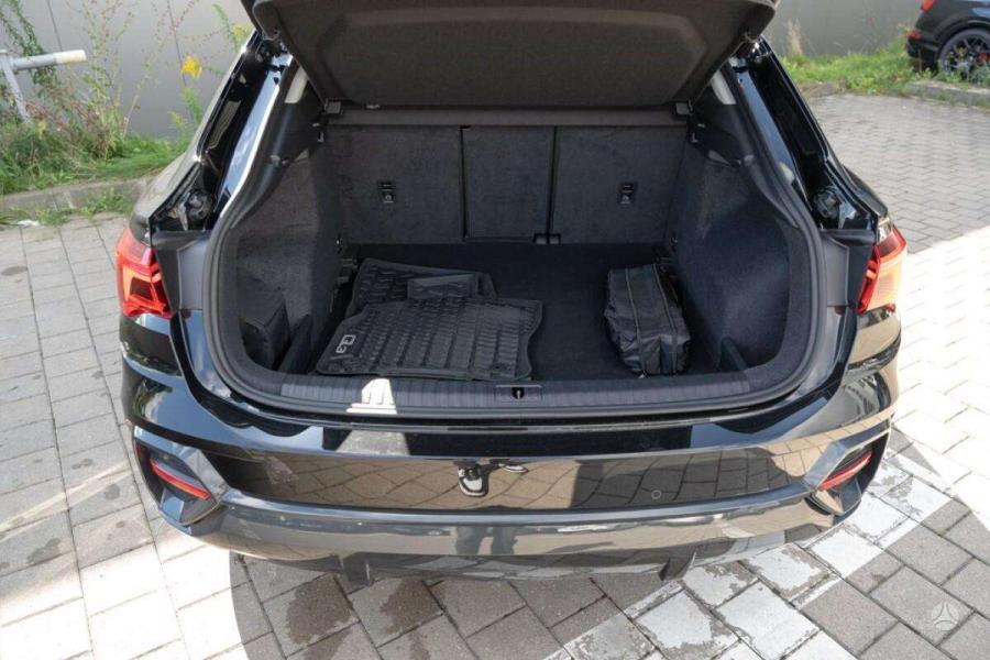 Black Audi Q3 Sportback 2024 in Vilnius, with an engine capacity of 1.50 L and mileage of 12 thousand km for 34750 €, photo 21 on AUTOMOTO.COM.LV