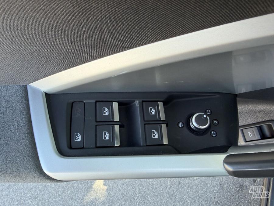 Pelēks Audi Q3 Sportback 2020 Panevēža, ar dzinēja tilpumu 2.00 L un nobraukumu 215 tūkst. km par 22000 €, foto 32 vietnē AUTOMOTO.COM.LV