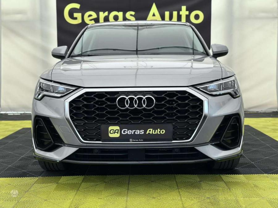 Pelēks Audi Q3 Sportback 2022 Viļņa, ar dzinēja tilpumu 1.50 L un nobraukumu 33 tūkst. km par 29450 €, foto 2 vietnē AUTOMOTO.COM.LV