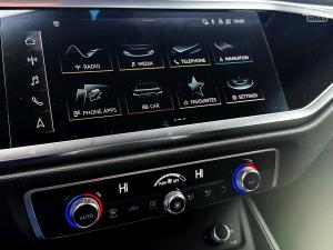 Grey Audi Q3 Sportback 2022 in Kaunas, with an engine capacity of 1.50 L and mileage of 193 thousand km for 22900 €, photo 10 on AUTOMOTO.COM.LV