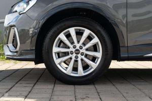 Pelēks Audi Q3 Sportback 2025 Viļņa, ar dzinēja tilpumu 2.00 L un nobraukumu 18 tūkst. km par 39650 €, foto 5 vietnē AUTOMOTO.COM.LV