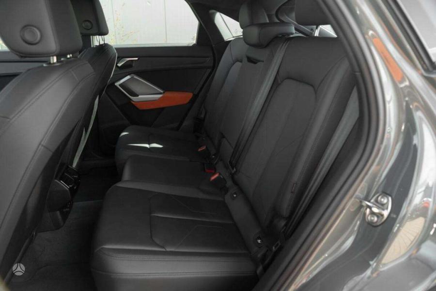 Pelēks Audi Q3 Sportback 2025 Viļņa, ar dzinēja tilpumu 2.00 L un nobraukumu 18 tūkst. km par 39650 €, foto 12 vietnē AUTOMOTO.COM.LV