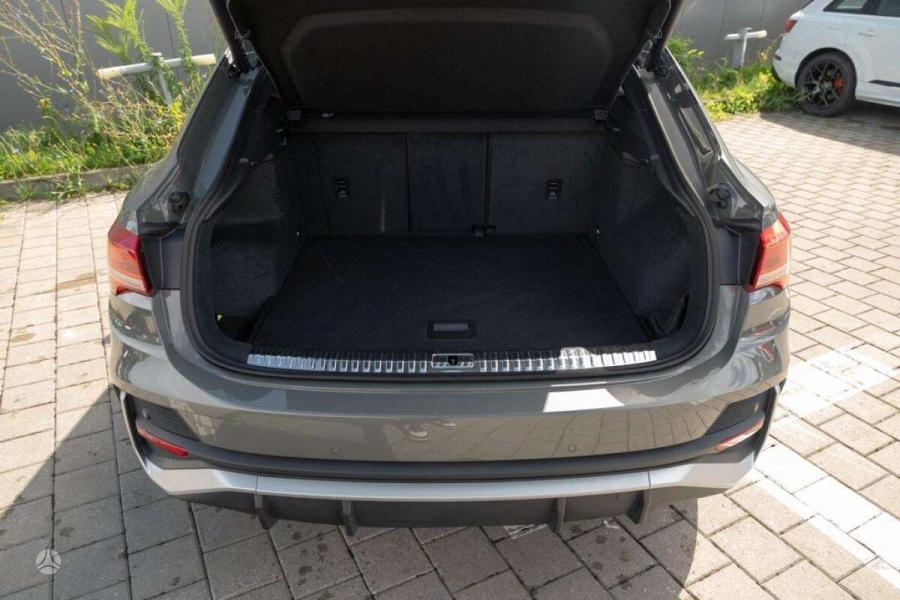 Pelēks Audi Q3 Sportback 2025 Viļņa, ar dzinēja tilpumu 2.00 L un nobraukumu 18 tūkst. km par 39650 €, foto 22 vietnē AUTOMOTO.COM.LV