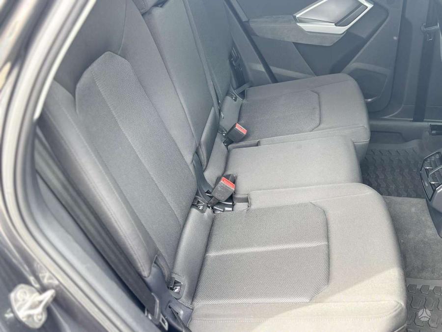 Grey Audi Q3 Sportback 2020 in Kaunas, with an engine capacity of 1.97 L and mileage of 215 thousand km for 21000 €, photo 37 on AUTOMOTO.COM.LV
