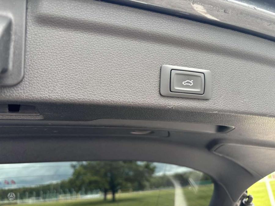 Grey Audi Q3 Sportback 2020 in Kaunas, with an engine capacity of 1.97 L and mileage of 215 thousand km for 21000 €, photo 41 on AUTOMOTO.COM.LV