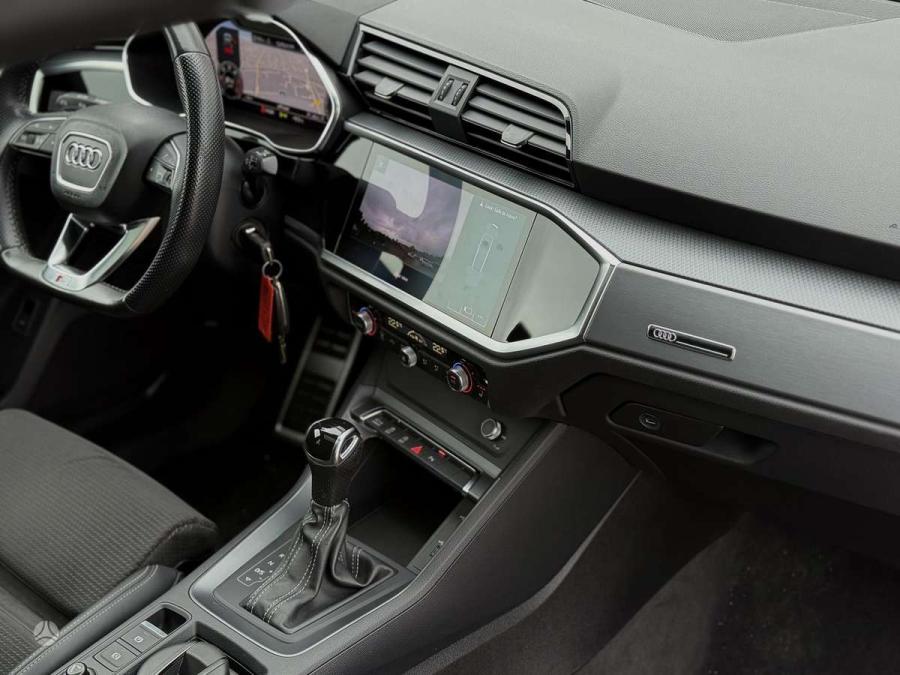 White Audi Q3 Sportback 2019 in Taurage, with an engine capacity of 1.97 L and mileage of 218 thousand km for 18900 €, photo 40 on AUTOMOTO.COM.LV