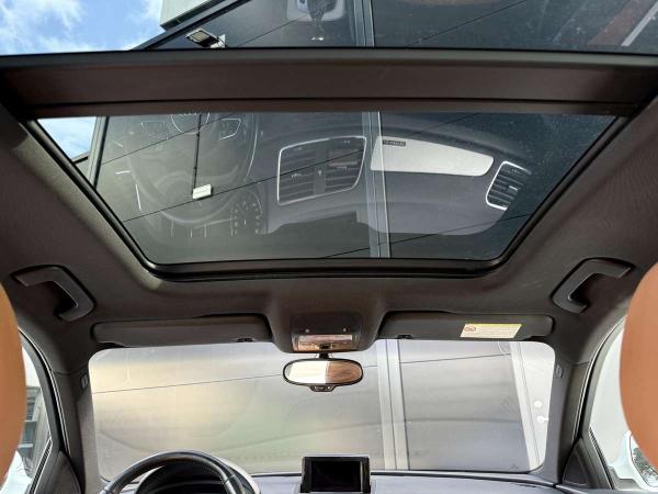 White Audi Q3 2011 in Raseiniai, with an engine capacity of 2.00 L and mileage of 348 thousand km for 12200 €, photo 7 on AUTOMOTO.COM.LV