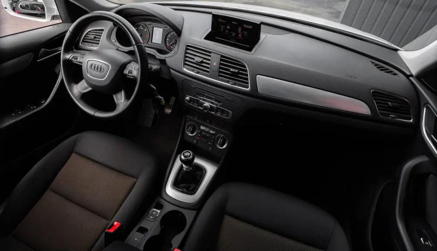 White Audi Q3 2012 in Jelgava, with an engine capacity of 2.00 L and mileage of 191 thousand km for 10300 €, photo 24 on AUTOMOTO.COM.LV