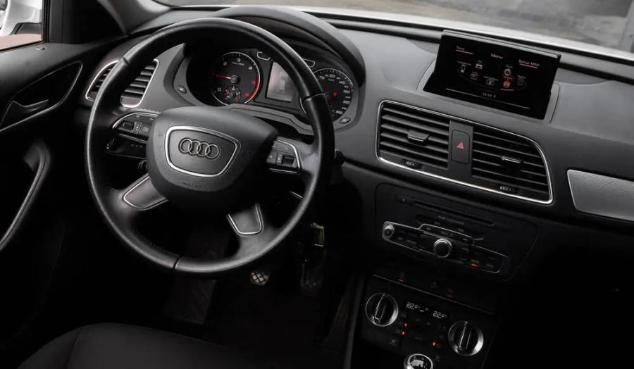 White Audi Q3 2012 in Jelgava, with an engine capacity of 2.00 L and mileage of 191 thousand km for 10300 €, photo 26 on AUTOMOTO.COM.LV