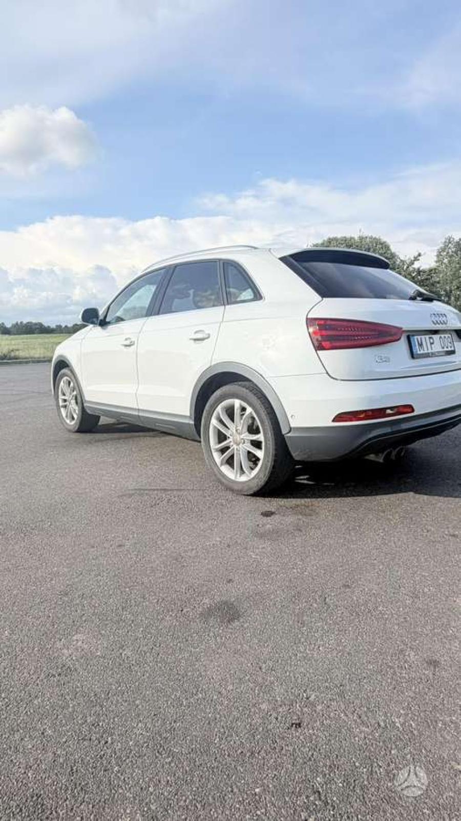 White Audi Q3 2012 in Vilnius, with an engine capacity of 1.97 L and mileage of 297 thousand km for 12000 €, photo 15 on AUTOMOTO.COM.LV