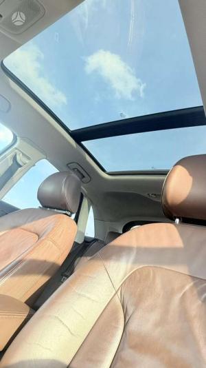 White Audi Q3 2012 in Vilnius, with an engine capacity of 1.97 L and mileage of 297 thousand km for 12000 €, photo 22 on AUTOMOTO.COM.LV