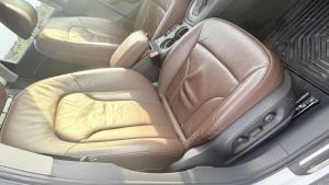 White Audi Q3 2012 in Vilnius, with an engine capacity of 1.97 L and mileage of 297 thousand km for 12000 €, photo 23 on AUTOMOTO.COM.LV