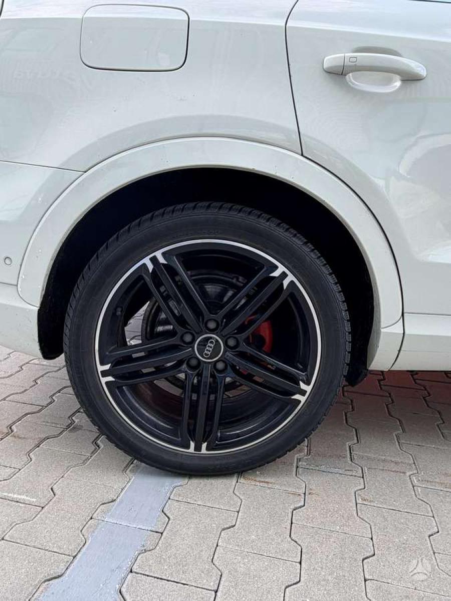 White Audi Q3 2012 in Kaunas, with an engine capacity of 1.97 L and mileage of 320 thousand km for 9900 €, photo 7 on AUTOMOTO.COM.LV