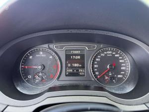 White Audi Q3 2012 in Kaunas, with an engine capacity of 1.97 L and mileage of 320 thousand km for 9900 €, photo 15 on AUTOMOTO.COM.LV