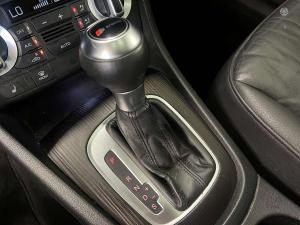 White Audi Q3 2014 in Vilnius, with an engine capacity of 1.97 L and mileage of 185 thousand km for 11979 €, photo 16 on AUTOMOTO.COM.LV