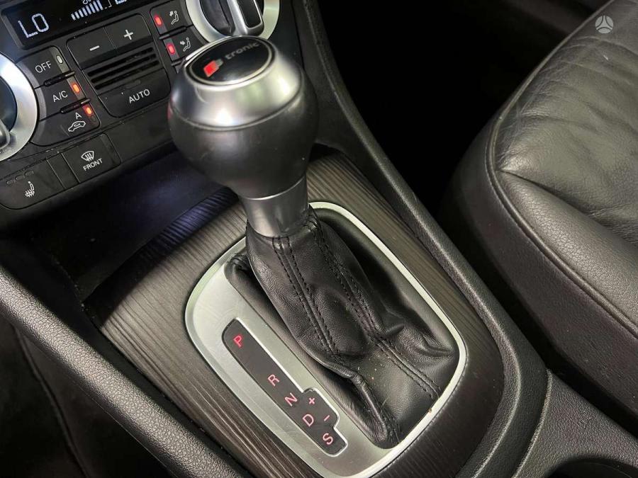 White Audi Q3 2014 in Vilnius, with an engine capacity of 1.97 L and mileage of 185 thousand km for 11979 €, photo 16 on AUTOMOTO.COM.LV