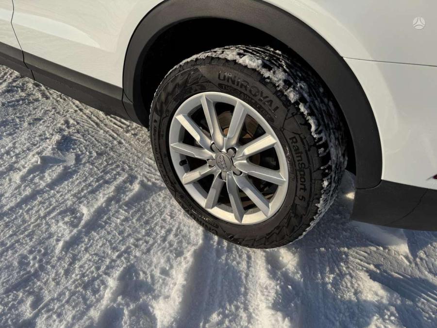 White Audi Q3 2015 in Telschi, with an engine capacity of 1.97 L and mileage of 253 thousand km for 10500 €, photo 15 on AUTOMOTO.COM.LV