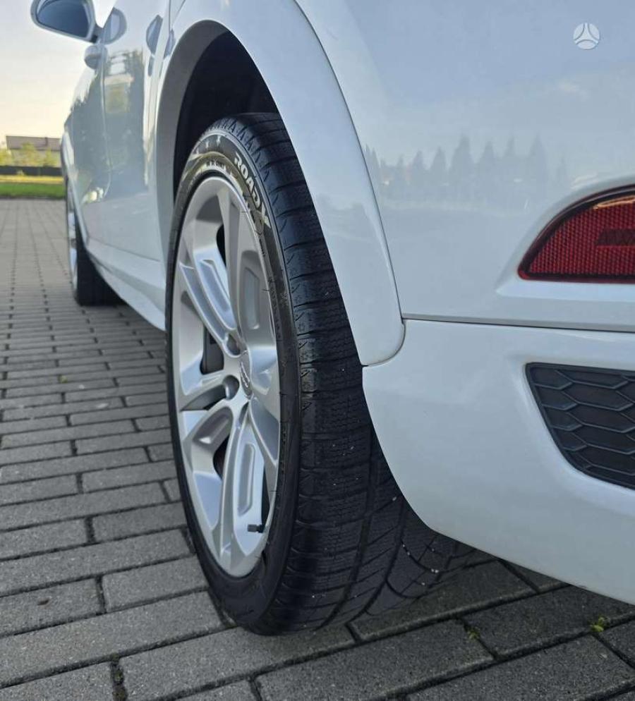 White Audi Q3 2015 in Panevezys, with an engine capacity of 1.97 L and mileage of 196 thousand km for 13250 €, photo 37 on AUTOMOTO.COM.LV