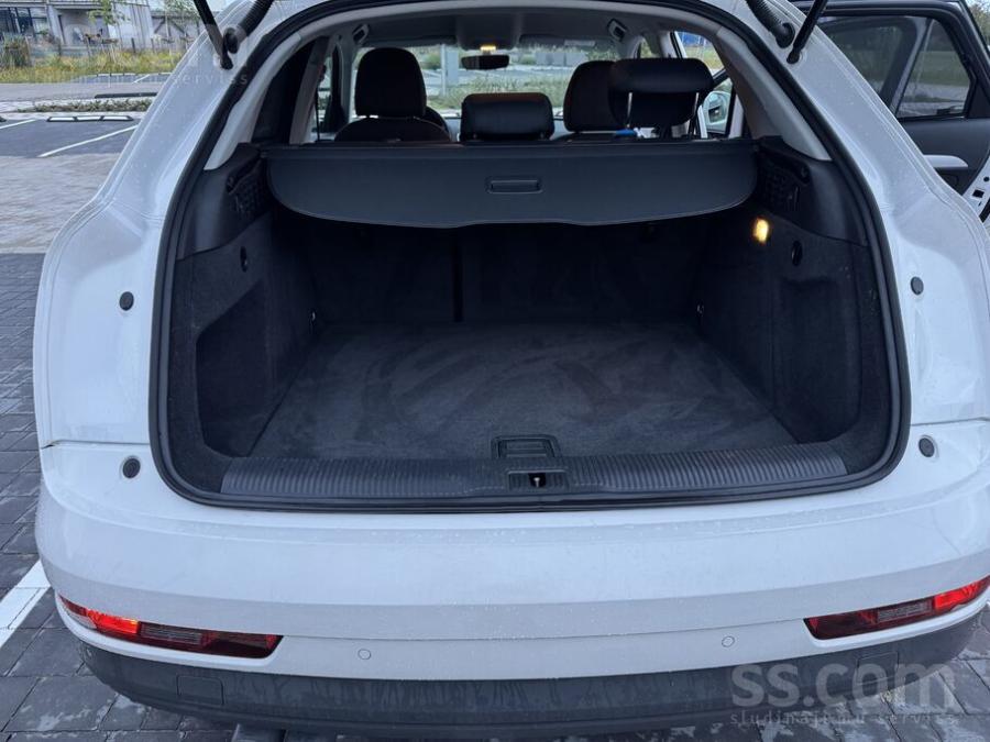 White Audi Q3 2016 in Riga, with an engine capacity of 1.40 L and mileage of 175 thousand km for 13000 €, photo 12 on AUTOMOTO.COM.LV