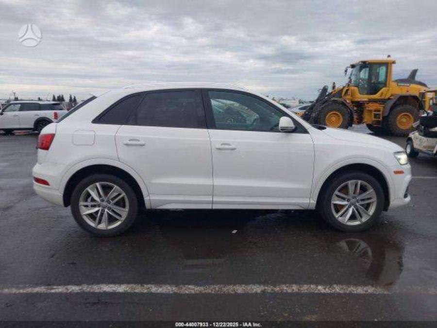 White Audi Q3 2017 in Klaipeda, with an engine capacity of 1.98 L and mileage of 88 thousand km for 6150 €, photo 14 on AUTOMOTO.COM.LV