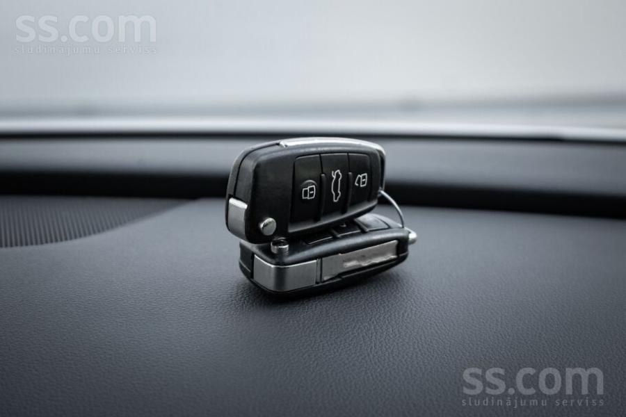 Balts Audi Q3 2017 Rīga, ar dzinēja tilpumu 2.00 L un nobraukumu 146 tūkst. km par 15950 €, foto 31 vietnē AUTOMOTO.COM.LV