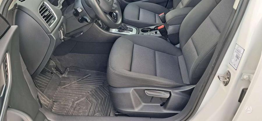 White Audi Q3 2018 in Panevezys, with an engine capacity of 2.00 L and mileage of 139 thousand km for 12900 €, photo 19 on AUTOMOTO.COM.LV