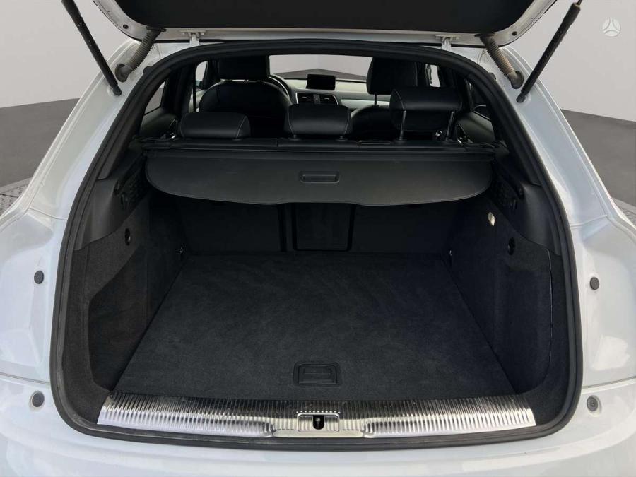 White Audi Q3 2018 in Kaunas, with an engine capacity of 2.00 L and mileage of 195 thousand km for 14499 €, photo 11 on AUTOMOTO.COM.LV