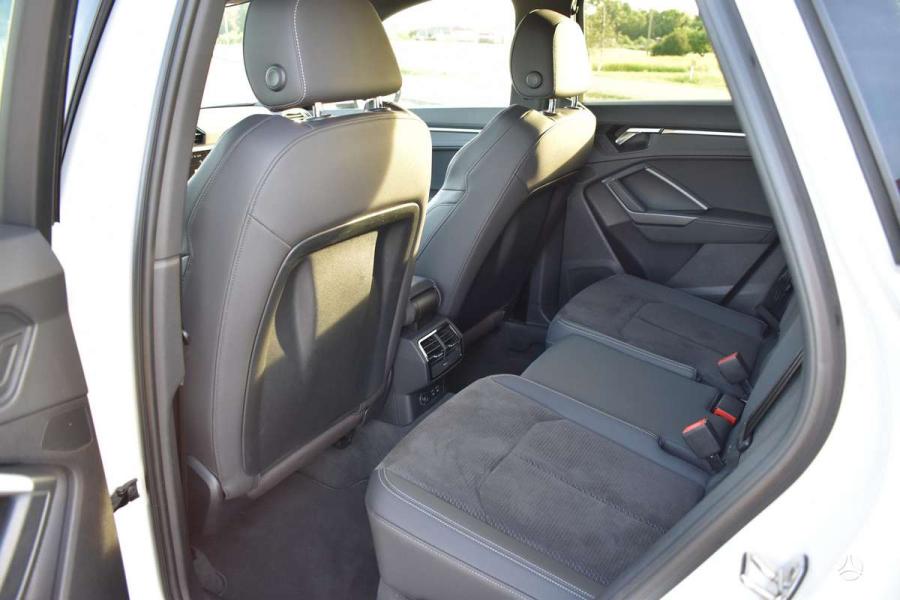 White Audi Q3 2019 in Taurage, with an engine capacity of 1.97 L and mileage of 190 thousand km for 19500 €, photo 14 on AUTOMOTO.COM.LV