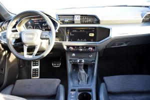 White Audi Q3 2019 in Taurage, with an engine capacity of 1.97 L and mileage of 190 thousand km for 19500 €, photo 15 on AUTOMOTO.COM.LV