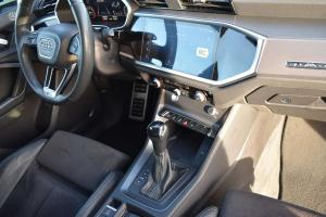 White Audi Q3 2019 in Taurage, with an engine capacity of 1.97 L and mileage of 190 thousand km for 19500 €, photo 18 on AUTOMOTO.COM.LV