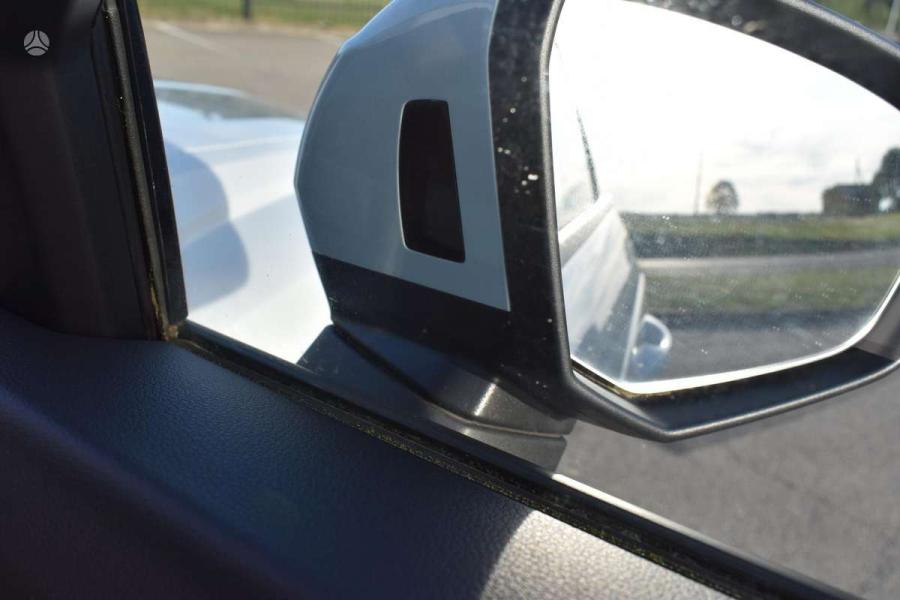 White Audi Q3 2019 in Taurage, with an engine capacity of 1.97 L and mileage of 190 thousand km for 19500 €, photo 22 on AUTOMOTO.COM.LV