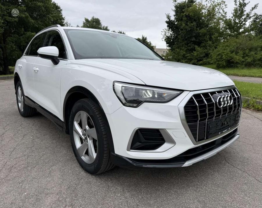 White Audi Q3 2019 in Siauliai, with an engine capacity of 1.97 L and mileage of 183 thousand km for 17200 €, photo 4 on AUTOMOTO.COM.LV