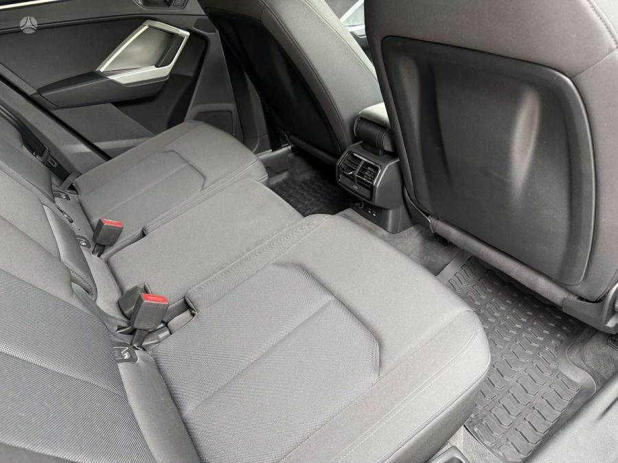 White Audi Q3 2019 in Siauliai, with an engine capacity of 1.97 L and mileage of 183 thousand km for 17200 €, photo 11 on AUTOMOTO.COM.LV