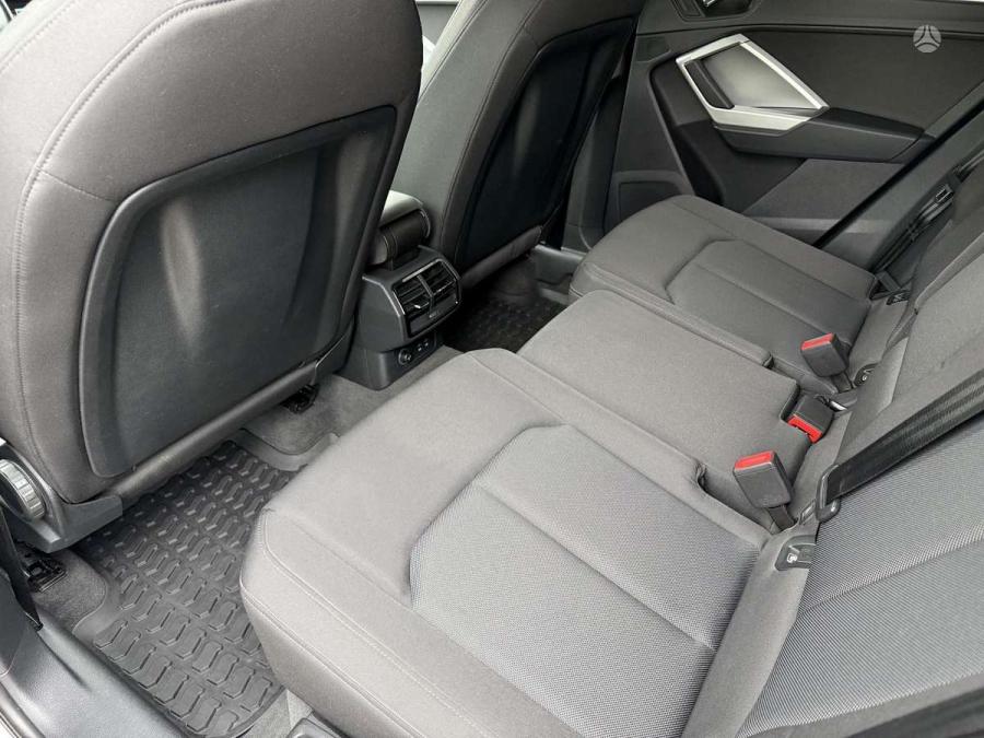 White Audi Q3 2019 in Siauliai, with an engine capacity of 1.97 L and mileage of 183 thousand km for 17200 €, photo 12 on AUTOMOTO.COM.LV