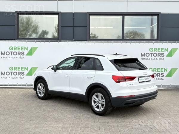 White Audi Q3 2020 in Riga, with an engine capacity of 1.50 L and mileage of 96 thousand km for 21500 €, photo 3 on AUTOMOTO.COM.LV