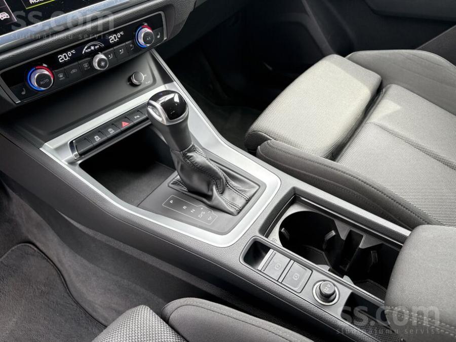 Balts Audi Q3 2020 Rīga, ar dzinēja tilpumu 1.50 L un nobraukumu 96 tūkst. km par 21500 €, foto 20 vietnē AUTOMOTO.COM.LV