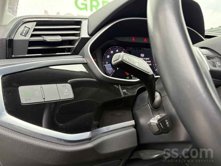 Balts Audi Q3 2020 Rīga, ar dzinēja tilpumu 1.50 L un nobraukumu 96 tūkst. km par 21500 €, foto 23 vietnē AUTOMOTO.COM.LV