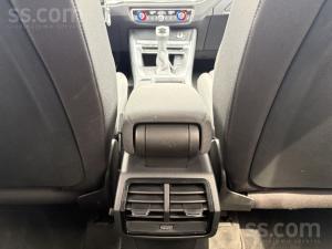 Balts Audi Q3 2020 Rīga, ar dzinēja tilpumu 1.50 L un nobraukumu 96 tūkst. km par 21500 €, foto 26 vietnē AUTOMOTO.COM.LV