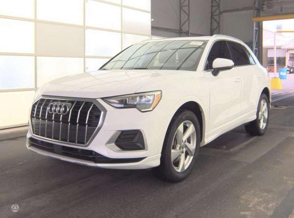 White Audi Q3 2020 in Ukmerge, with an engine capacity of 1.98 L and mileage of 212 thousand km for 12300 €, photo 2 on AUTOMOTO.COM.LV