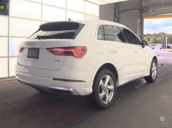 White Audi Q3 2020 in Ukmerge, with an engine capacity of 1.98 L and mileage of 212 thousand km for 12300 €, photo 5 on AUTOMOTO.COM.LV