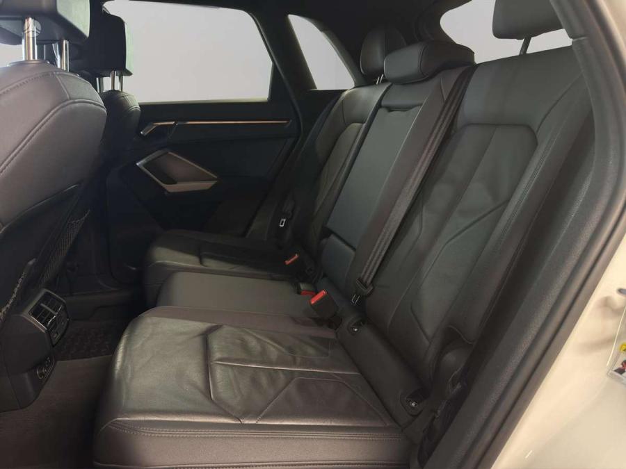 White Audi Q3 2020 in Kaunas, with an engine capacity of 2.00 L and mileage of 99 thousand km for 19999 €, photo 12 on AUTOMOTO.COM.LV