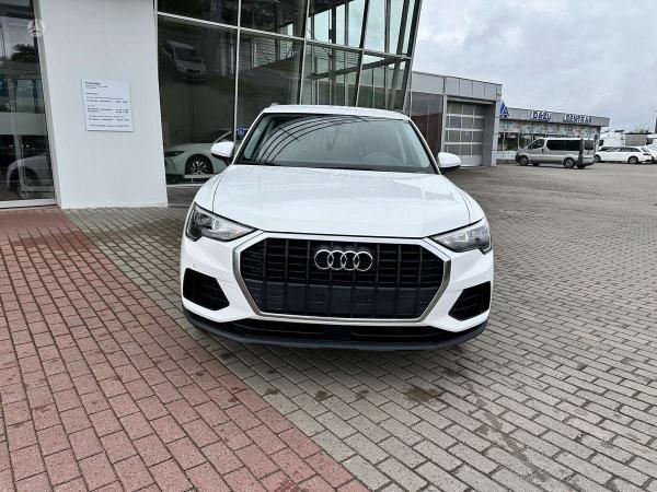 Audi Q3 2020 in Siauliai on AUTOMOTO.COM.LV White Audi Q3 2020 in Siauliai, with an engine capacity of 1.50 L and mileage of 90 thousand km for 19400 β¬, photo 3 on AUTOMOTO.COM.LV