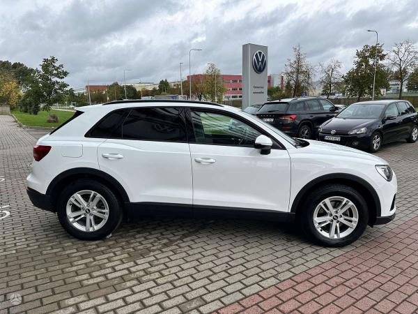 Audi Q3 2020 in Siauliai on AUTOMOTO.COM.LV White Audi Q3 2020 in Siauliai, with an engine capacity of 1.50 L and mileage of 90 thousand km for 19400 β¬, photo 4 on AUTOMOTO.COM.LV